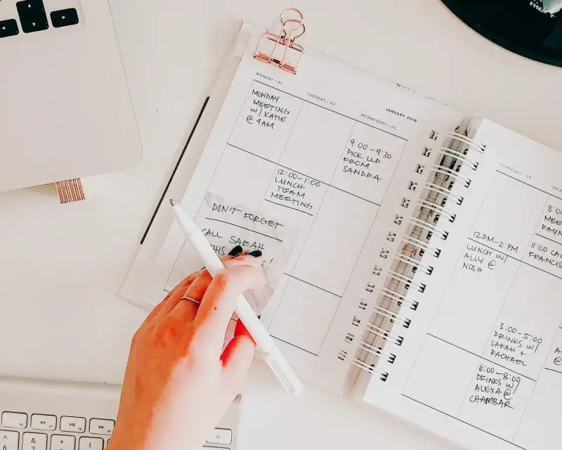 How to "Unplug" From Work: Tips for a Healthy Work/Life Balance
